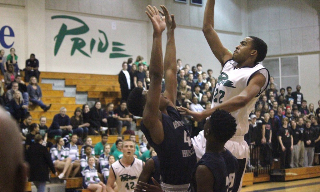 Heritage stuns Leesville Basketball in final seconds - The Mycenaean