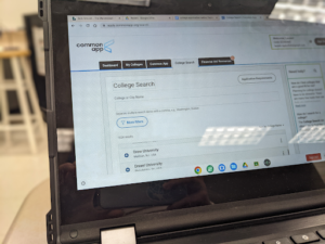 Students Race to Finish Early Applications - The Mycenaean